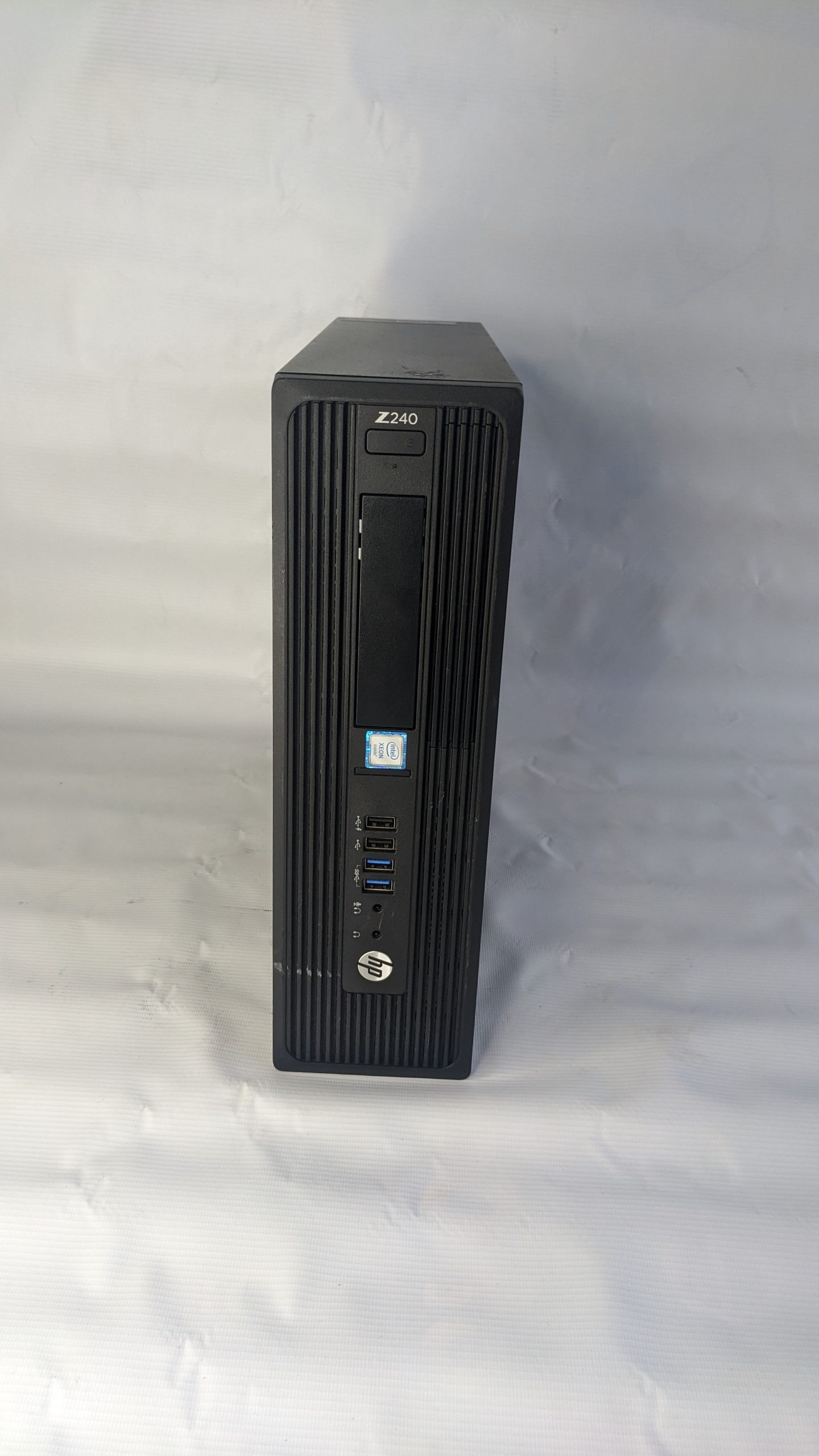 HP Z240 - HENTECH~IT EXPERTS