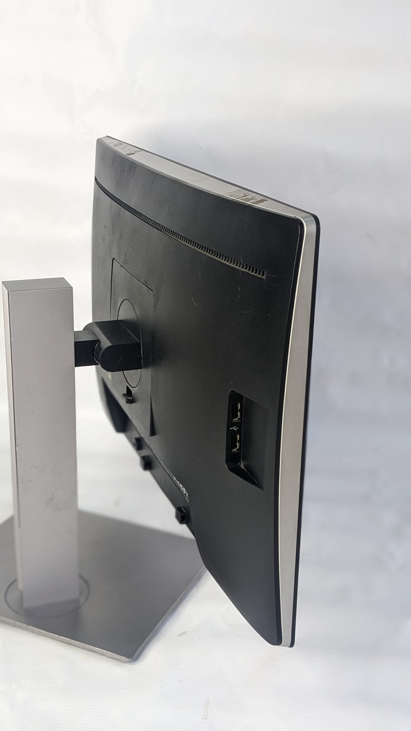 HP E222 MONITOR - HENTECH~IT EXPERTS